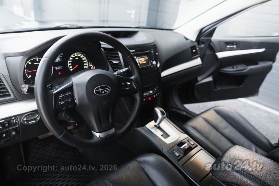 Pelēks Subaru Outback 2013 Tallina, ar dzinēja tilpumu 2.00 L un nobraukumu 176 tūkst. km par 5999 €, foto 13 vietnē AUTOMOTO.COM.LV