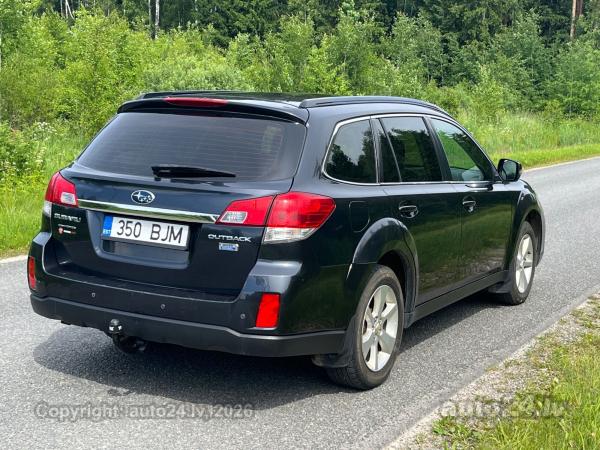 Grey Subaru Outback 2013 in Tartu, with an engine capacity of 2.00 L and mileage of 389 thousand km for 3800 €, photo 3 on AUTOMOTO.COM.LV