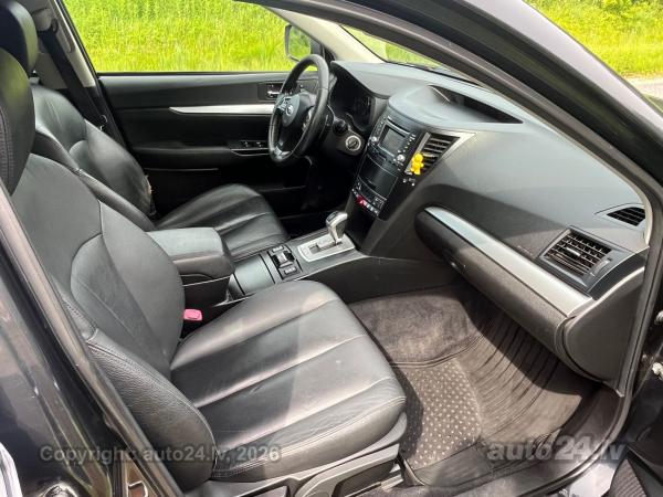 Grey Subaru Outback 2013 in Tartu, with an engine capacity of 2.00 L and mileage of 389 thousand km for 3800 €, photo 5 on AUTOMOTO.COM.LV