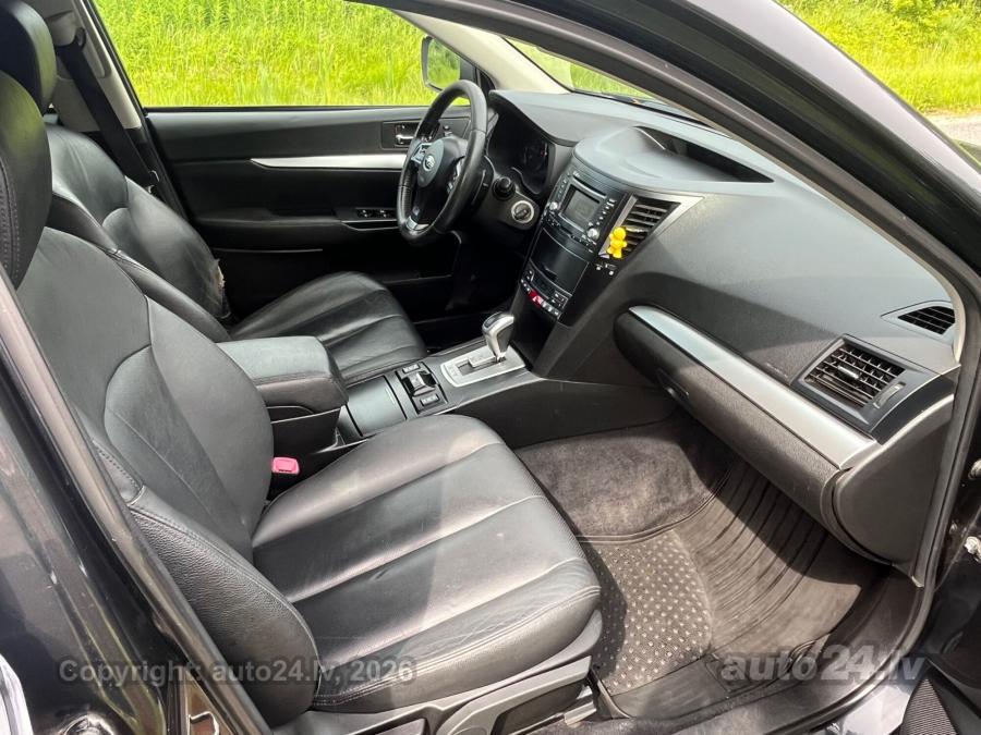 Grey Subaru Outback 2013 in Tartu, with an engine capacity of 2.00 L and mileage of 389 thousand km for 3800 €, photo 6 on AUTOMOTO.COM.LV