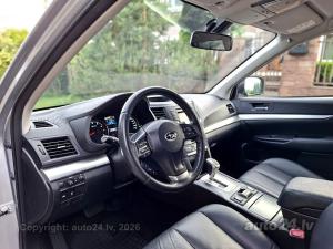 Pelēks Subaru Outback 2013 Tallina, ar dzinēja tilpumu 2.50 L un nobraukumu 256 tūkst. km par 7900 €, foto 9 vietnē AUTOMOTO.COM.LV