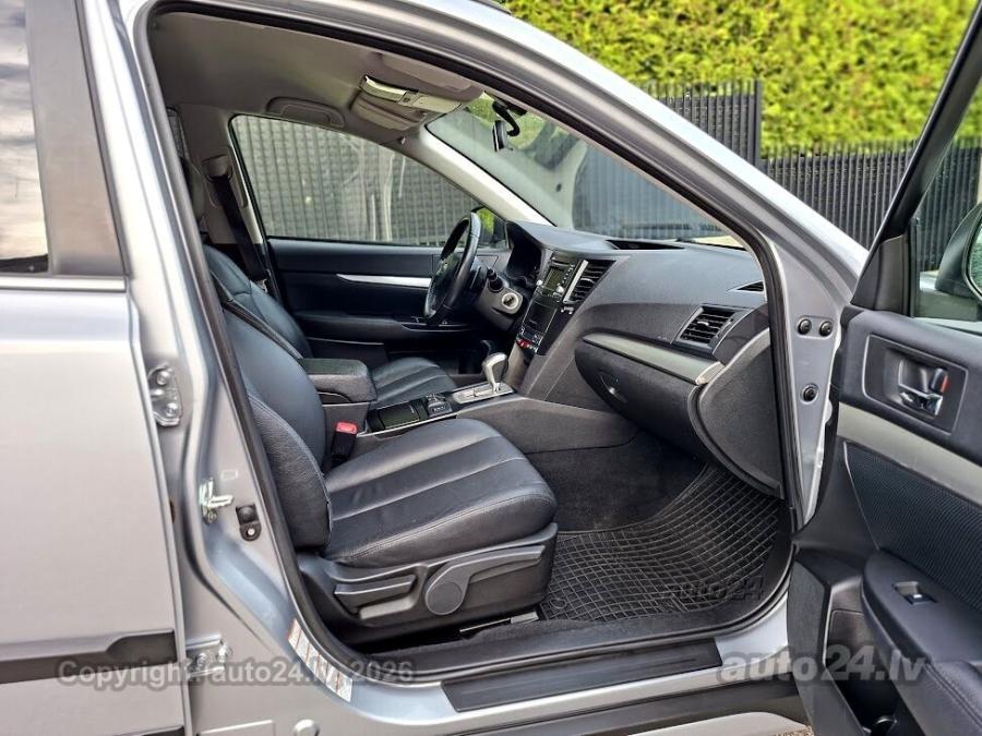 Pelēks Subaru Outback 2013 Tallina, ar dzinēja tilpumu 2.50 L un nobraukumu 256 tūkst. km par 7900 €, foto 12 vietnē AUTOMOTO.COM.LV