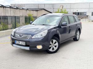 Pelēks Subaru Outback 2013 Viļņa, ar dzinēja tilpumu 3.63 L un nobraukumu 215 tūkst. km par 6999 €, foto  vietnē AUTOMOTO.COM.LV