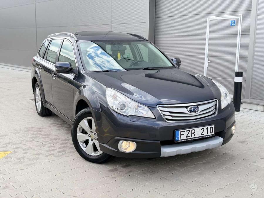 Grey Subaru Outback 2013 in Vilnius, with an engine capacity of 3.63 L and mileage of 215 thousand km for 6999 €, photo 3 on AUTOMOTO.COM.LV