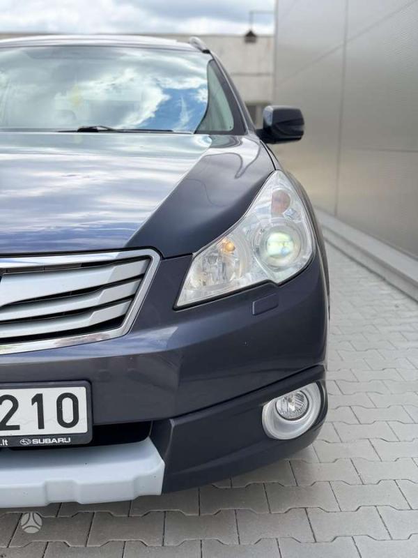 Grey Subaru Outback 2013 in Vilnius, with an engine capacity of 3.63 L and mileage of 215 thousand km for 6999 €, photo 7 on AUTOMOTO.COM.LV