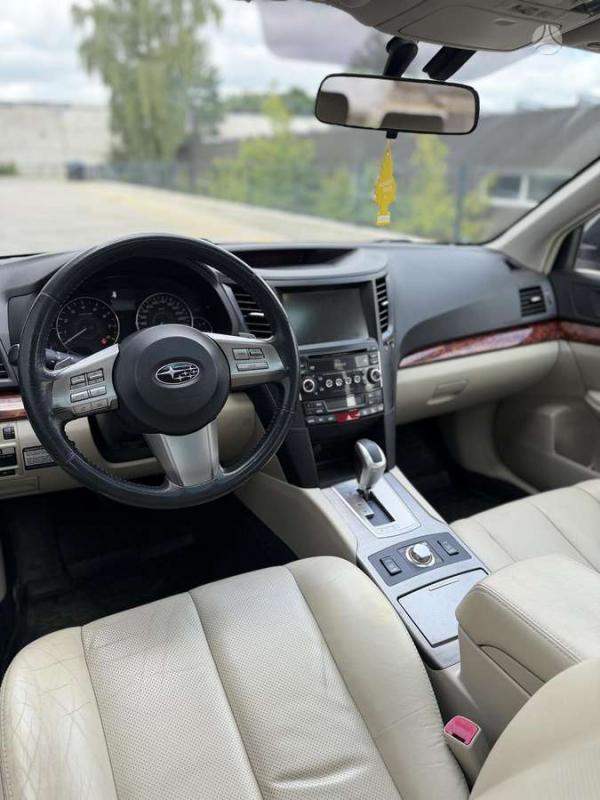 Grey Subaru Outback 2013 in Vilnius, with an engine capacity of 3.63 L and mileage of 215 thousand km for 6999 €, photo 10 on AUTOMOTO.COM.LV