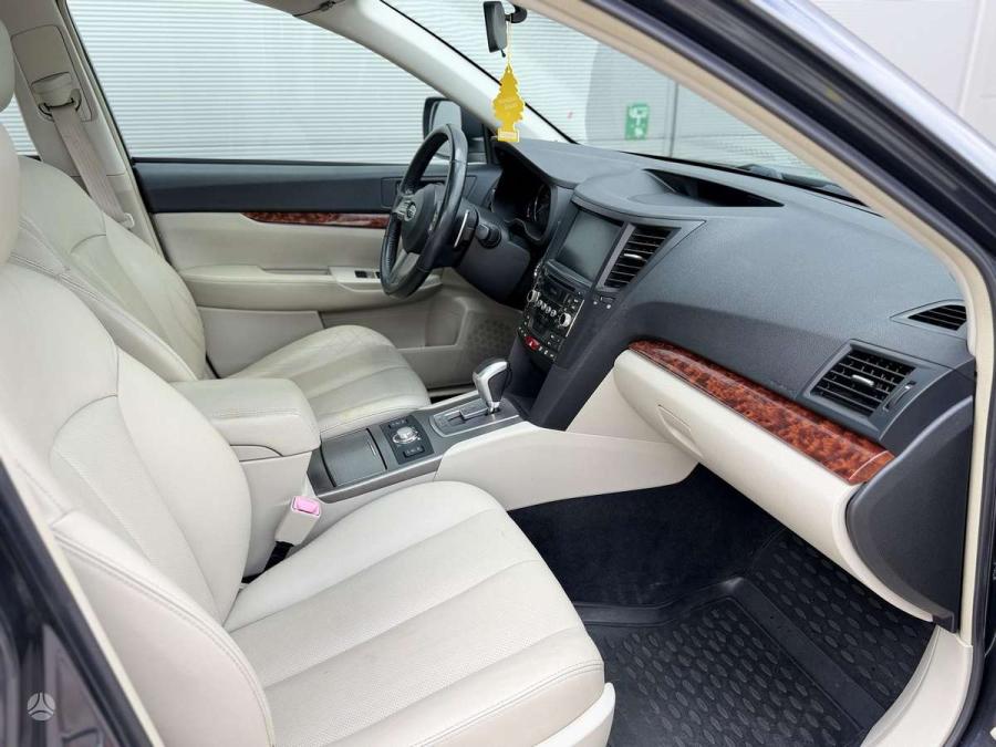 Grey Subaru Outback 2013 in Vilnius, with an engine capacity of 3.63 L and mileage of 215 thousand km for 6999 €, photo 13 on AUTOMOTO.COM.LV