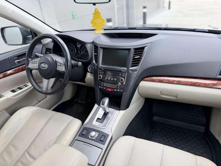 Grey Subaru Outback 2013 in Vilnius, with an engine capacity of 3.63 L and mileage of 215 thousand km for 6999 €, photo 15 on AUTOMOTO.COM.LV