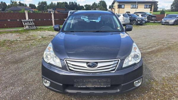 Grey Subaru Outback 2013 in Plunge, with an engine capacity of 2.46 L and mileage of 210 thousand km for 5650 €, photo 1 on AUTOMOTO.COM.LV