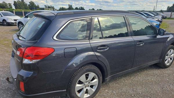 Grey Subaru Outback 2013 in Plunge, with an engine capacity of 2.46 L and mileage of 210 thousand km for 5650 €, photo 5 on AUTOMOTO.COM.LV