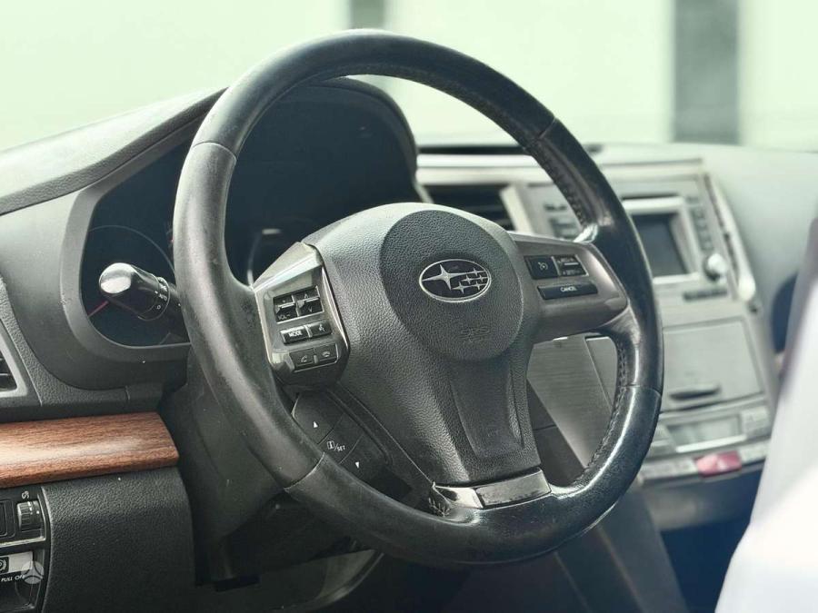 Grey Subaru Outback 2013 in Vilnius, with an engine capacity of 2.50 L and mileage of 255 thousand km for 3550 €, photo 10 on AUTOMOTO.COM.LV