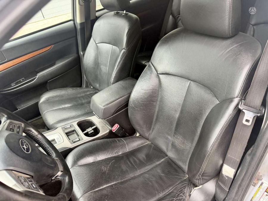 Grey Subaru Outback 2013 in Vilnius, with an engine capacity of 2.50 L and mileage of 255 thousand km for 3550 €, photo 12 on AUTOMOTO.COM.LV