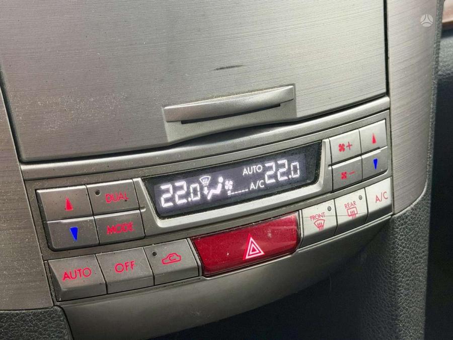 Grey Subaru Outback 2013 in Vilnius, with an engine capacity of 2.50 L and mileage of 255 thousand km for 3550 €, photo 18 on AUTOMOTO.COM.LV