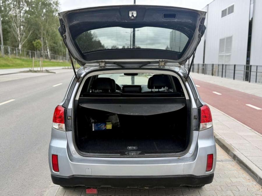 Grey Subaru Outback 2013 in Vilnius, with an engine capacity of 2.50 L and mileage of 255 thousand km for 3550 €, photo 25 on AUTOMOTO.COM.LV