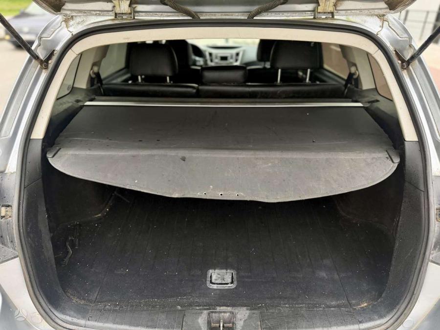 Grey Subaru Outback 2013 in Vilnius, with an engine capacity of 2.50 L and mileage of 255 thousand km for 3550 €, photo 26 on AUTOMOTO.COM.LV