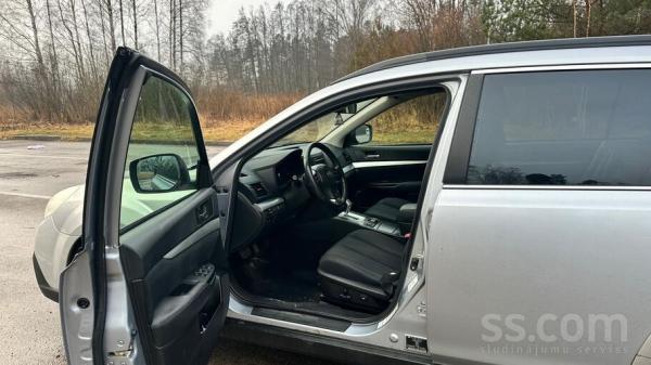 Pelēks Subaru Outback 2013 Rīga, ar dzinēja tilpumu 2.50 L un nobraukumu 223 tūkst. km par 5500 €, foto 4 vietnē AUTOMOTO.COM.LV