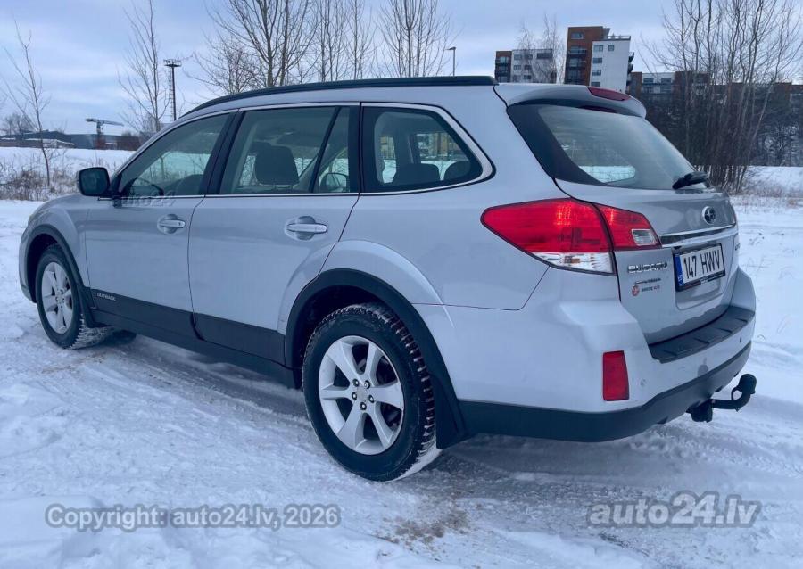 Grey Subaru Outback 2014 in Tallinn, with an engine capacity of 2.50 L and mileage of 247 thousand km for 5990 €, photo 4 on AUTOMOTO.COM.LV