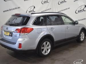 Grey Subaru Outback 2014 in Riga, with an engine capacity of 2.00 L and mileage of 337 thousand km for 2900 €, photo 2 on AUTOMOTO.COM.LV