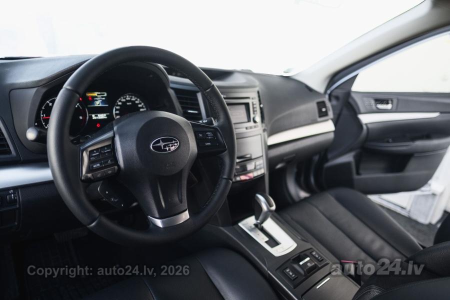 Pelēks Subaru Outback 2014 Tallina, ar dzinēja tilpumu 2.00 L un nobraukumu 202 tūkst. km par 6999 €, foto 16 vietnē AUTOMOTO.COM.LV