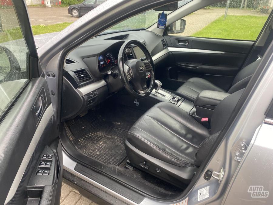 Grey Subaru Outback 2014 in Vilnius, with an engine capacity of 2.00 L and mileage of 350 thousand km for 6200 €, photo 19 on AUTOMOTO.COM.LV
