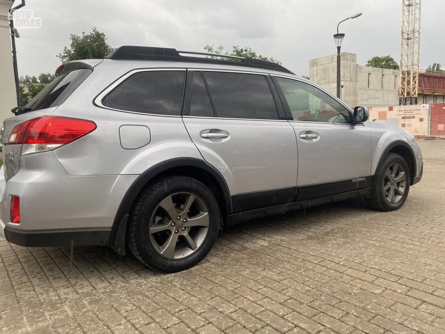 Grey Subaru Outback 2014 in Vilnius, with an engine capacity of 2.00 L and mileage of 350 thousand km for 6200 €, photo 13 on AUTOMOTO.COM.LV