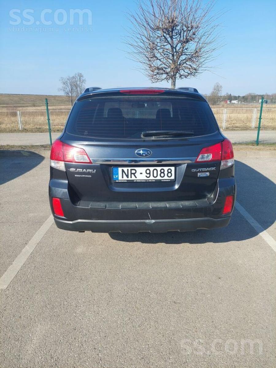 Grey Subaru Outback 2014 in Riga, with an engine capacity of 2.00 L and mileage of 236 thousand km for 5200 €, photo 3 on AUTOMOTO.COM.LV
