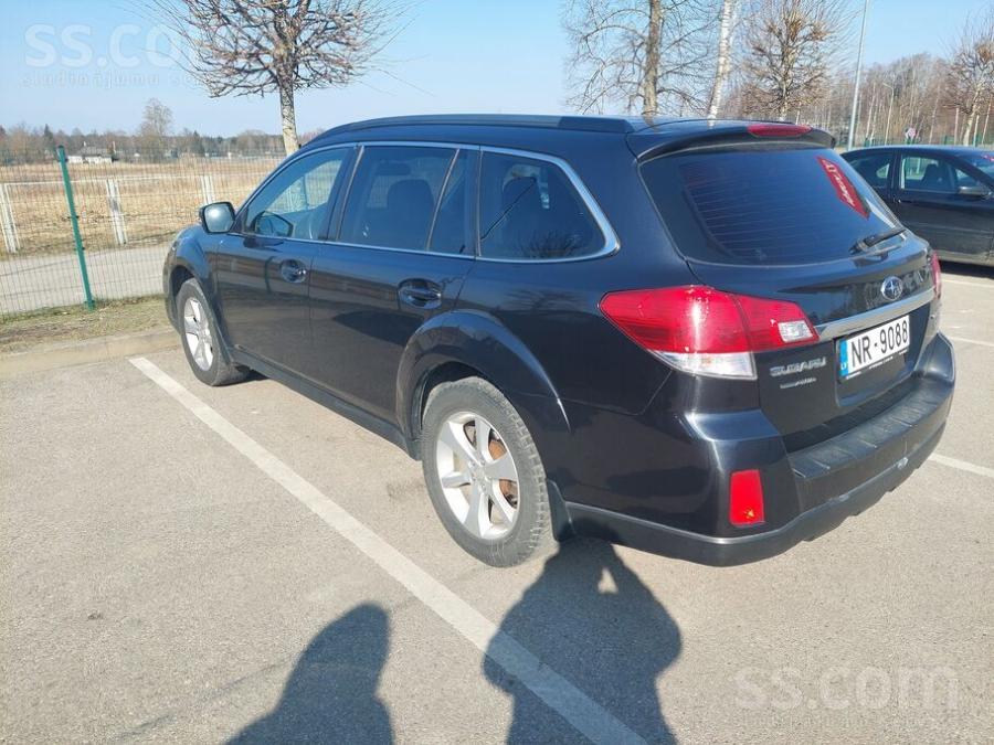 Grey Subaru Outback 2014 in Riga, with an engine capacity of 2.00 L and mileage of 236 thousand km for 5200 €, photo 4 on AUTOMOTO.COM.LV