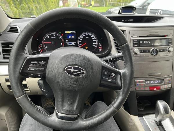 Grey Subaru Outback 2014 in Jelgava, with an engine capacity of 2.00 L and mileage of 370 thousand km for 2400 €, photo 3 on AUTOMOTO.COM.LV