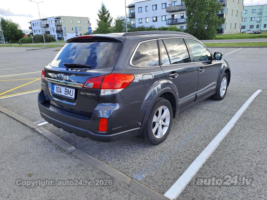 Pelēks Subaru Outback 2014 Tallina, ar dzinēja tilpumu 2.50 L un nobraukumu 173 tūkst. km par 7700 €, foto 6 vietnē AUTOMOTO.COM.LV