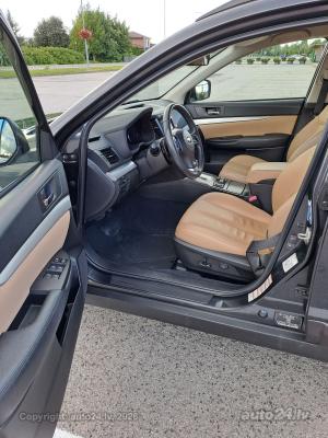 Pelēks Subaru Outback 2014 Tallina, ar dzinēja tilpumu 2.50 L un nobraukumu 173 tūkst. km par 7700 €, foto 12 vietnē AUTOMOTO.COM.LV