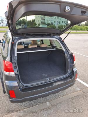 Pelēks Subaru Outback 2014 Tallina, ar dzinēja tilpumu 2.50 L un nobraukumu 173 tūkst. km par 7700 €, foto 14 vietnē AUTOMOTO.COM.LV