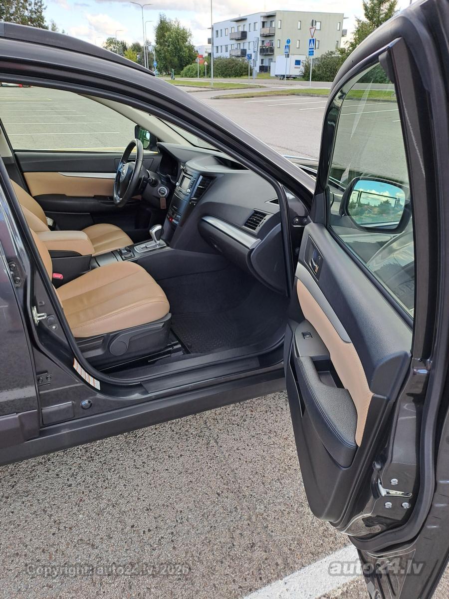Pelēks Subaru Outback 2014 Tallina, ar dzinēja tilpumu 2.50 L un nobraukumu 173 tūkst. km par 7700 €, foto 16 vietnē AUTOMOTO.COM.LV
