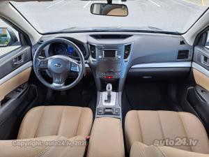 Pelēks Subaru Outback 2014 Tallina, ar dzinēja tilpumu 2.50 L un nobraukumu 173 tūkst. km par 7700 €, foto 17 vietnē AUTOMOTO.COM.LV
