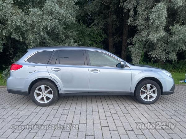 Субару Аутбек 2014 в Таллин на AUTOMOTO.COM.LV Серый Субару Аутбек 2014 в Таллин, объемом двигателя 2.00 л и пробегом 220 тыс. км за 4990 €, фото 4 на AUTOMOTO.COM.LV