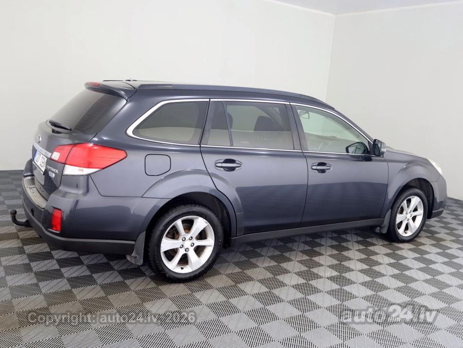 Grey Subaru Outback 2014 in Tallinn, with an engine capacity of 2.00 L and mileage of 363 thousand km for 3499 €, photo 4 on AUTOMOTO.COM.LV
