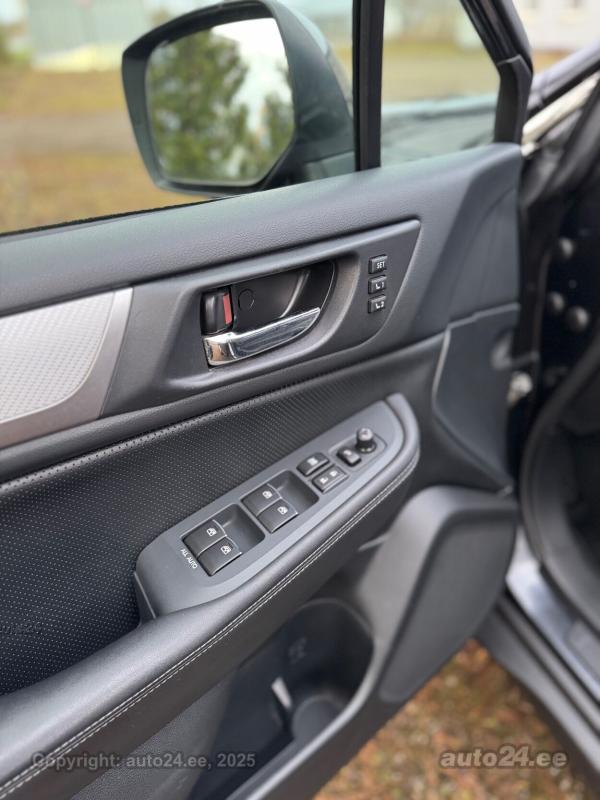 Pelēks Subaru Outback 2015 Tallina, ar dzinēja tilpumu 2.50 L un nobraukumu 118 tūkst. km par 13999 €, foto 11 vietnē AUTOMOTO.COM.LV