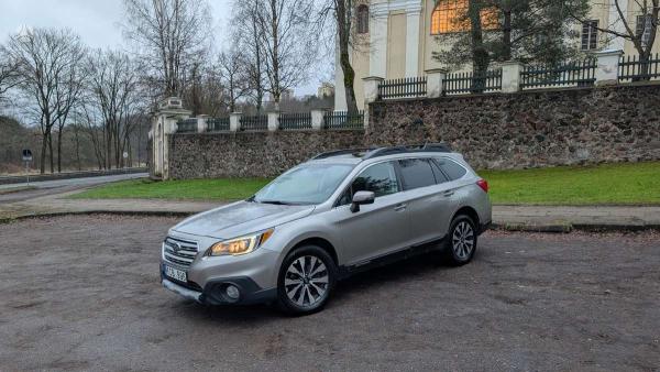 Grey Subaru Outback 2015 in Vilnius, with an engine capacity of 2.50 L and mileage of 240 thousand km for 7900 €, photo 1 on AUTOMOTO.COM.LV