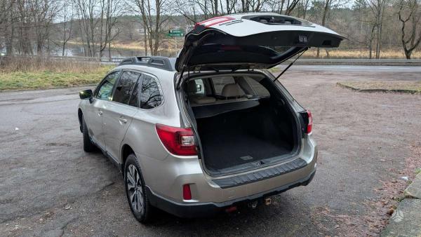 Grey Subaru Outback 2015 in Vilnius, with an engine capacity of 2.50 L and mileage of 240 thousand km for 7900 €, photo 7 on AUTOMOTO.COM.LV