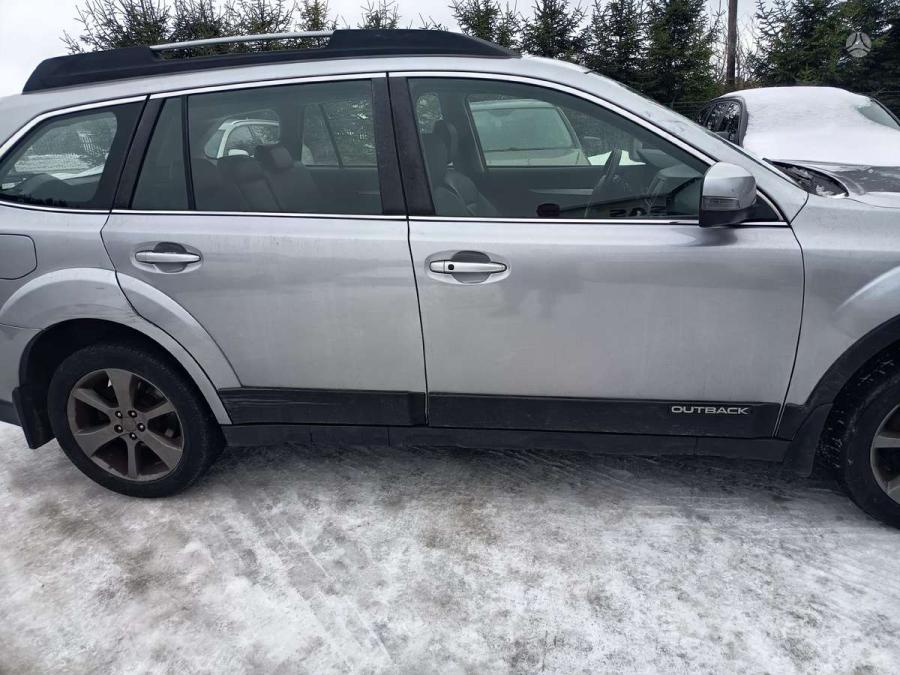 Grey Subaru Outback 2015 in Kaunas, with an engine capacity of 2.00 L and mileage of 351 thousand km for 2100 €, photo 4 on AUTOMOTO.COM.LV