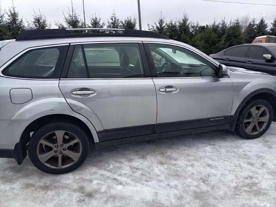 Grey Subaru Outback 2015 in Kaunas, with an engine capacity of 2.00 L and mileage of 351 thousand km for 2100 €, photo 5 on AUTOMOTO.COM.LV