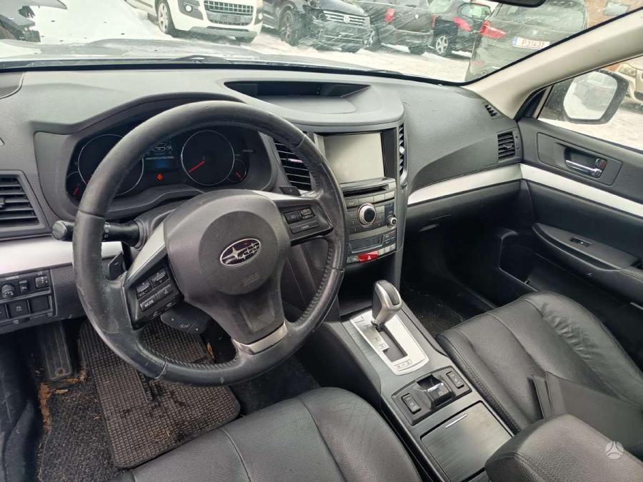 Grey Subaru Outback 2015 in Kaunas, with an engine capacity of 2.00 L and mileage of 351 thousand km for 2100 €, photo 10 on AUTOMOTO.COM.LV