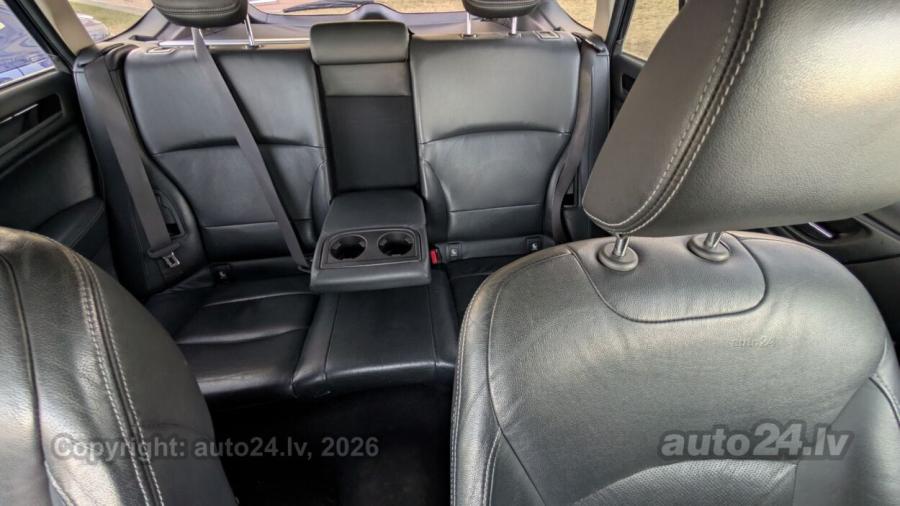 Pelēks Subaru Outback 2015 Tallina, ar dzinēja tilpumu 2.50 L un nobraukumu 225 tūkst. km par 10900 €, foto 9 vietnē AUTOMOTO.COM.LV