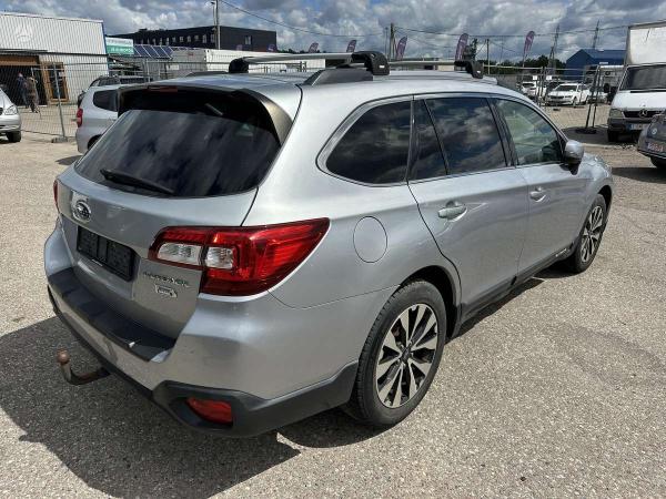 Grey Subaru Outback 2015 in Kaunas, with an engine capacity of 0.00 L and mileage of 204 thousand km for 3509 €, photo 5 on AUTOMOTO.COM.LV