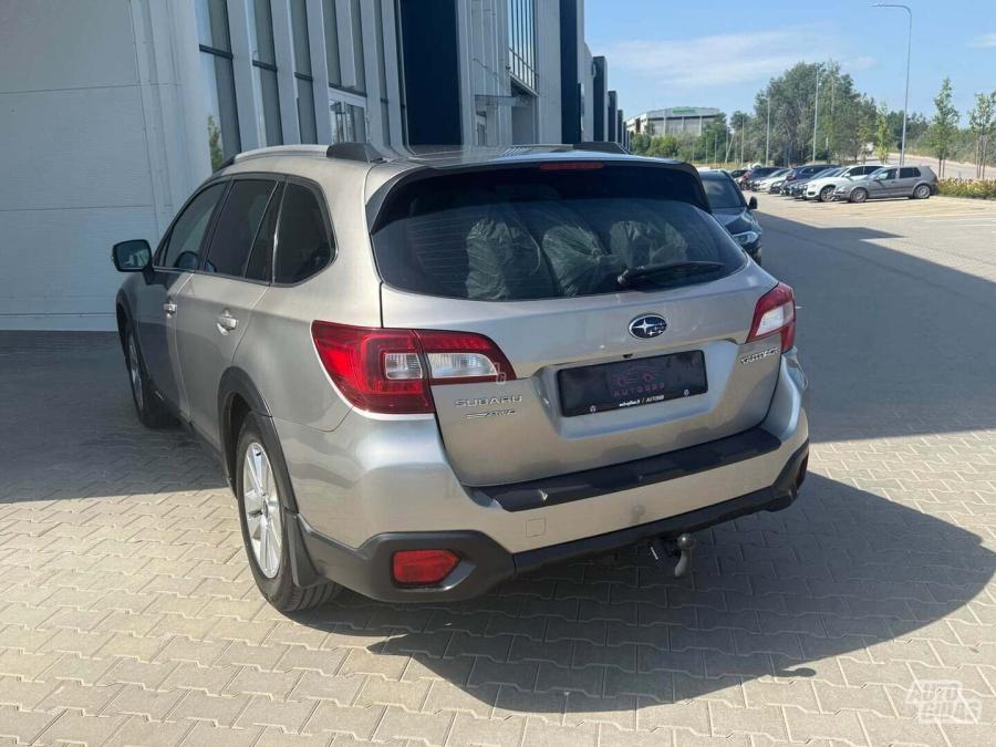 Pelēks Subaru Outback 2015 Viļņa, ar dzinēja tilpumu 2.50 L un nobraukumu 236 tūkst. km par 12300 €, foto 8 vietnē AUTOMOTO.COM.LV