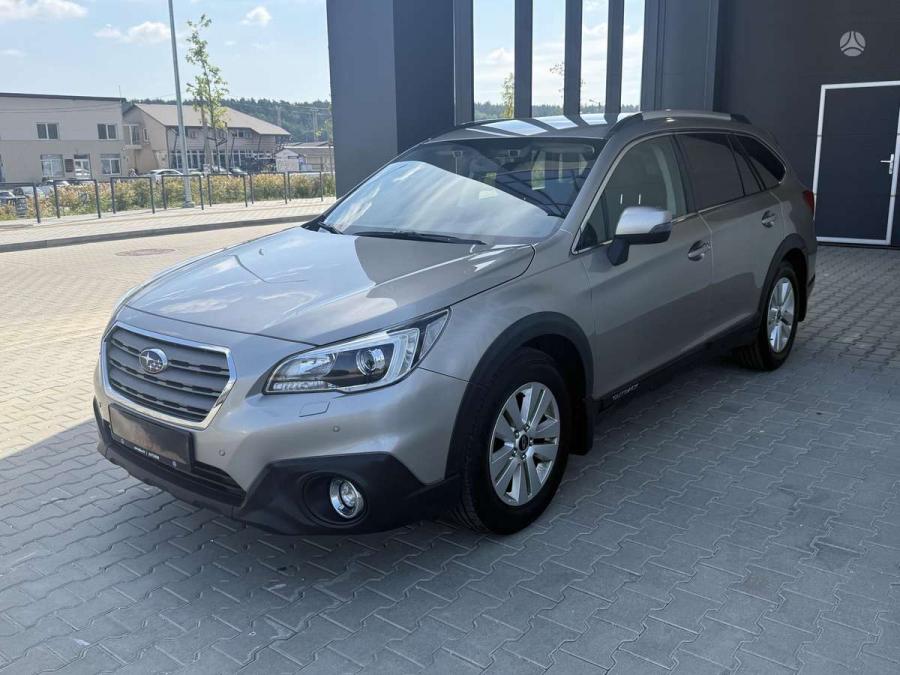 Grey Subaru Outback 2015 in Vilnius, with an engine capacity of 2.50 L and mileage of 236 thousand km for 12300 €, photo 1 on AUTOMOTO.COM.LV