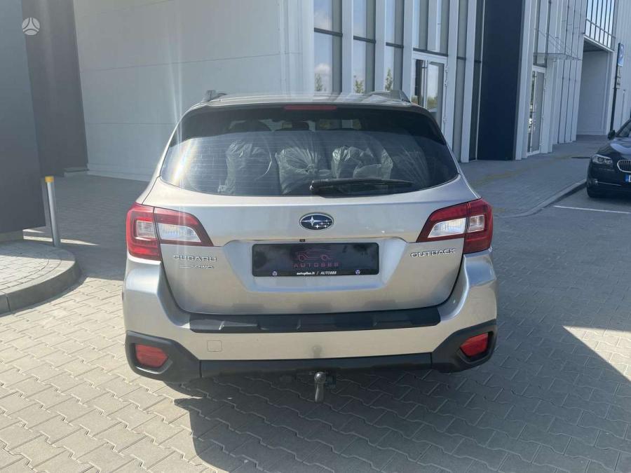 Grey Subaru Outback 2015 in Vilnius, with an engine capacity of 2.50 L and mileage of 236 thousand km for 12300 €, photo 9 on AUTOMOTO.COM.LV