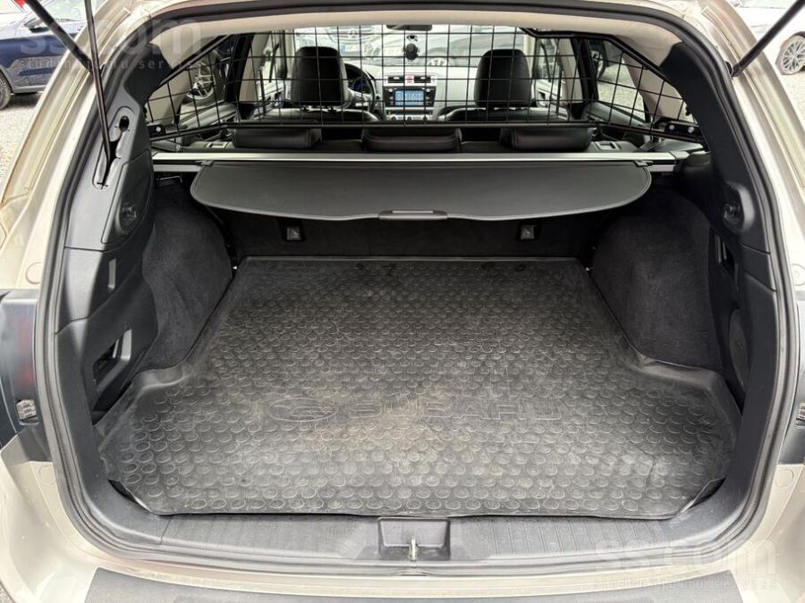 Pelēks Subaru Outback 2015 Rīga, ar dzinēja tilpumu 2.00 L un nobraukumu 240 tūkst. km par 10490 €, foto 18 vietnē AUTOMOTO.COM.LV
