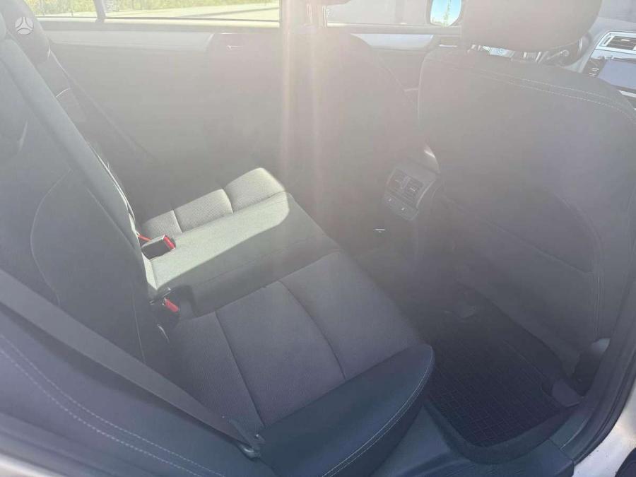 Pelēks Subaru Outback 2015 Viļņa, ar dzinēja tilpumu 2.50 L un nobraukumu 236 tūkst. km par 10500 €, foto 18 vietnē AUTOMOTO.COM.LV