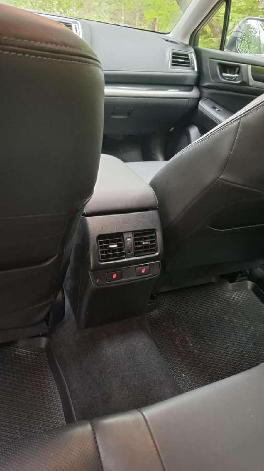 Pelēks Subaru Outback 2015 Viļņa, ar dzinēja tilpumu 2.50 L un nobraukumu 218 tūkst. km par 9800 €, foto 22 vietnē AUTOMOTO.COM.LV