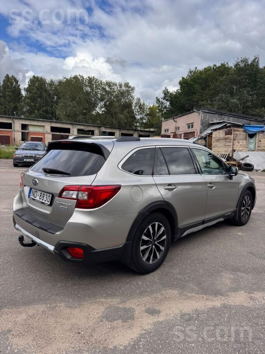 Grey Subaru Outback 2015 in Riga, with an engine capacity of 2.00 L and mileage of 206 thousand km for 9990 €, photo 4 on AUTOMOTO.COM.LV